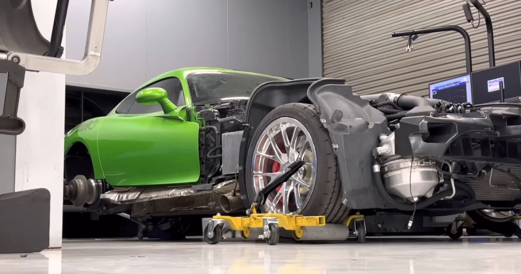 Watch This Over-Powered Dodge Viper Almost Pull A Wheelie On The Dyno