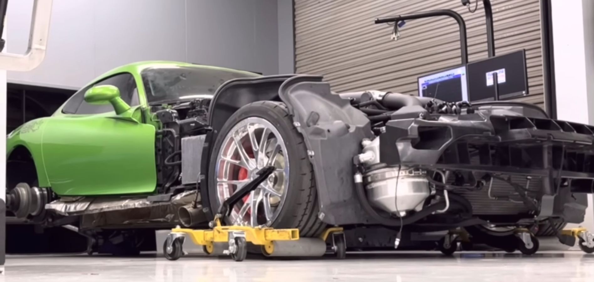 Watch This Over-Powered Dodge Viper Almost Pull A Wheelie On The Dyno
