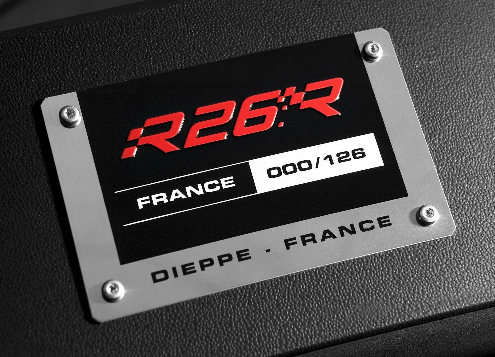 10 Reasons Why The Renault R26.R Is Known As The GT3 Of Hot Hatches