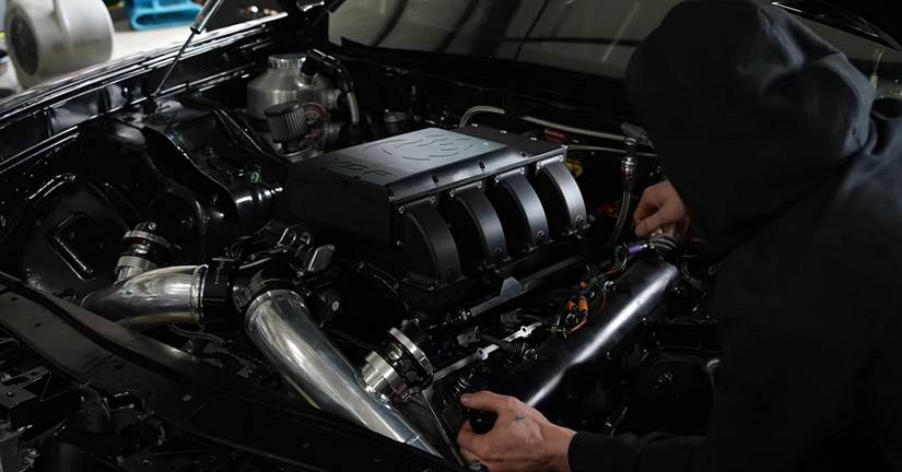 Watch This Twin-Turbo Dodge Charger Hellcat Make More Power Than Modern ...