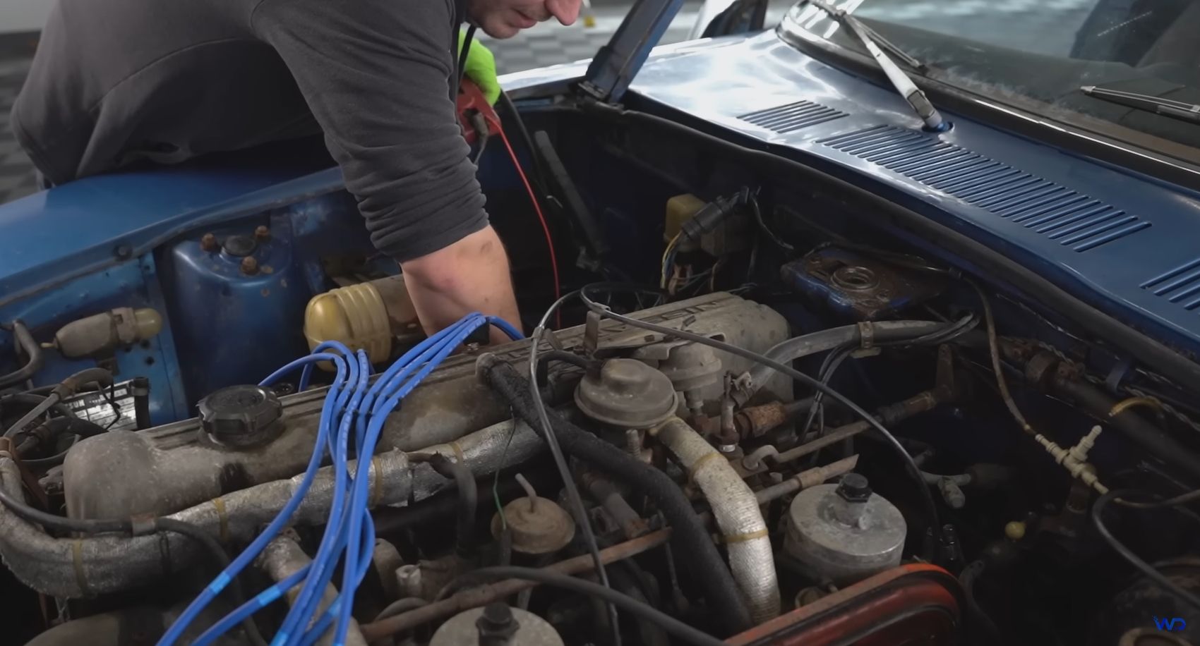 Watch This Abandoned Datsun 260Z Barn Find Be Restored After Two Decades