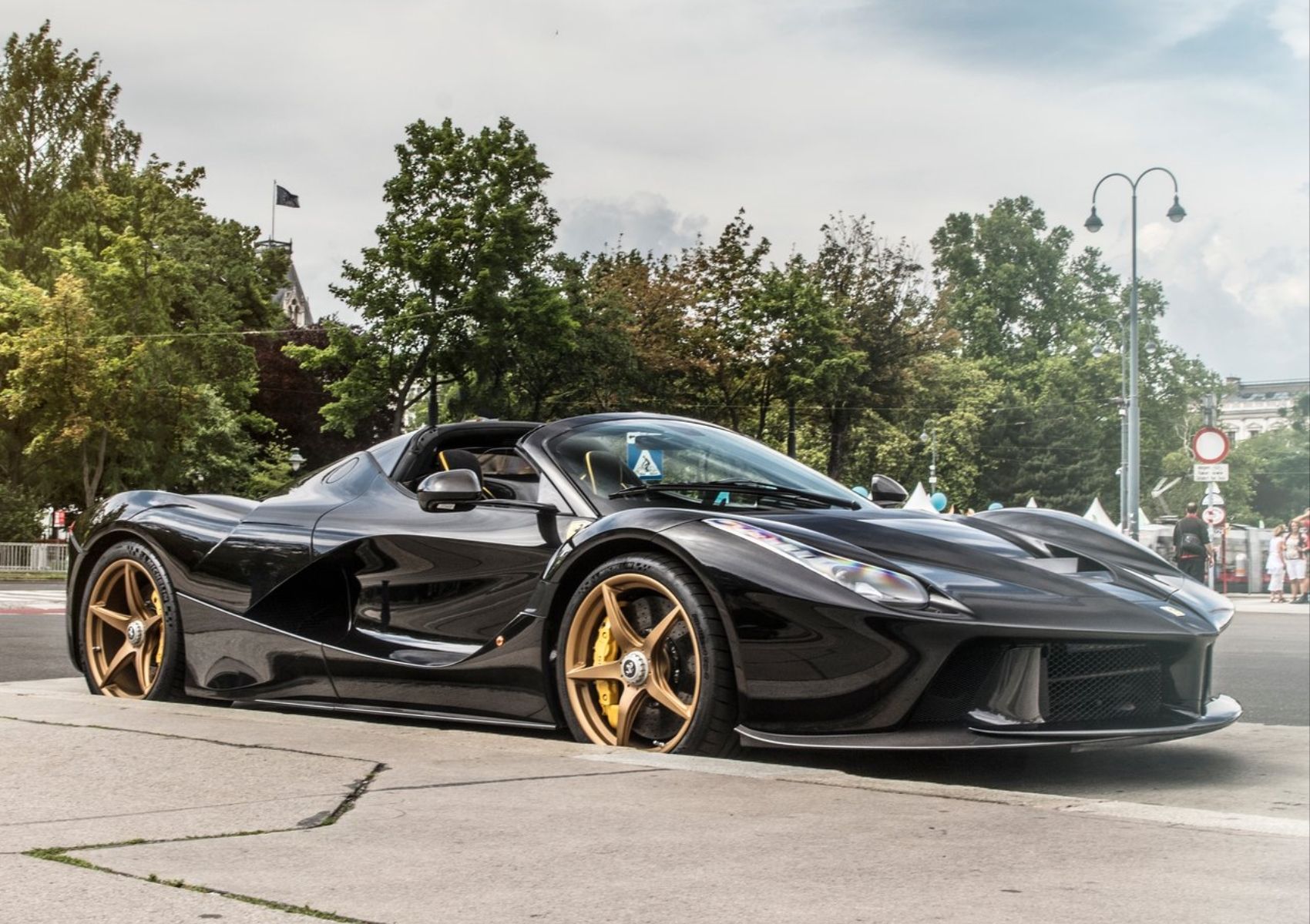 This Is Why Chris Harris Was Banned From Driving Ferrari’s