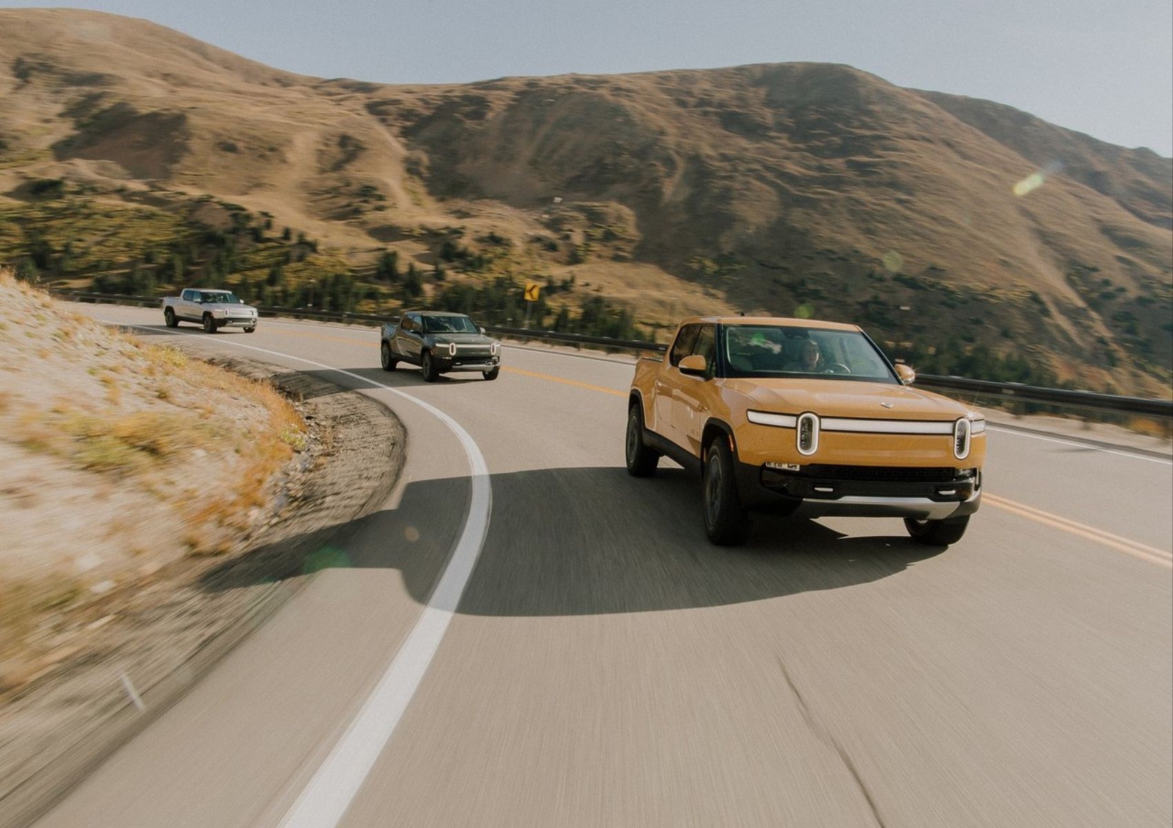 Rivian R1T Vs Ford F-150 Lightning: Specs, Features, Range Comparison