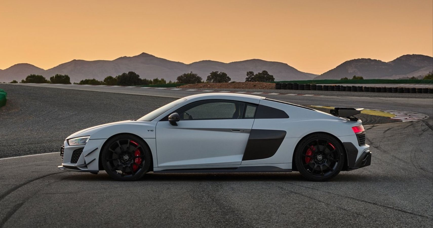 Why We’d Choose The 2023 Audi R8 Over The 2023 Porsche 911