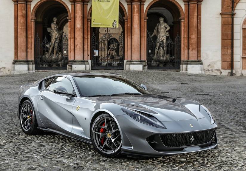 10 Best V12-Engined Supercars Of All Time