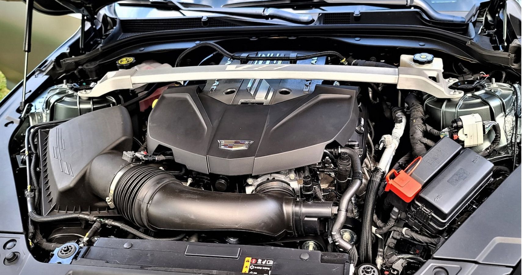 5 Best American V8 Engines 5 German Engines That Are Better