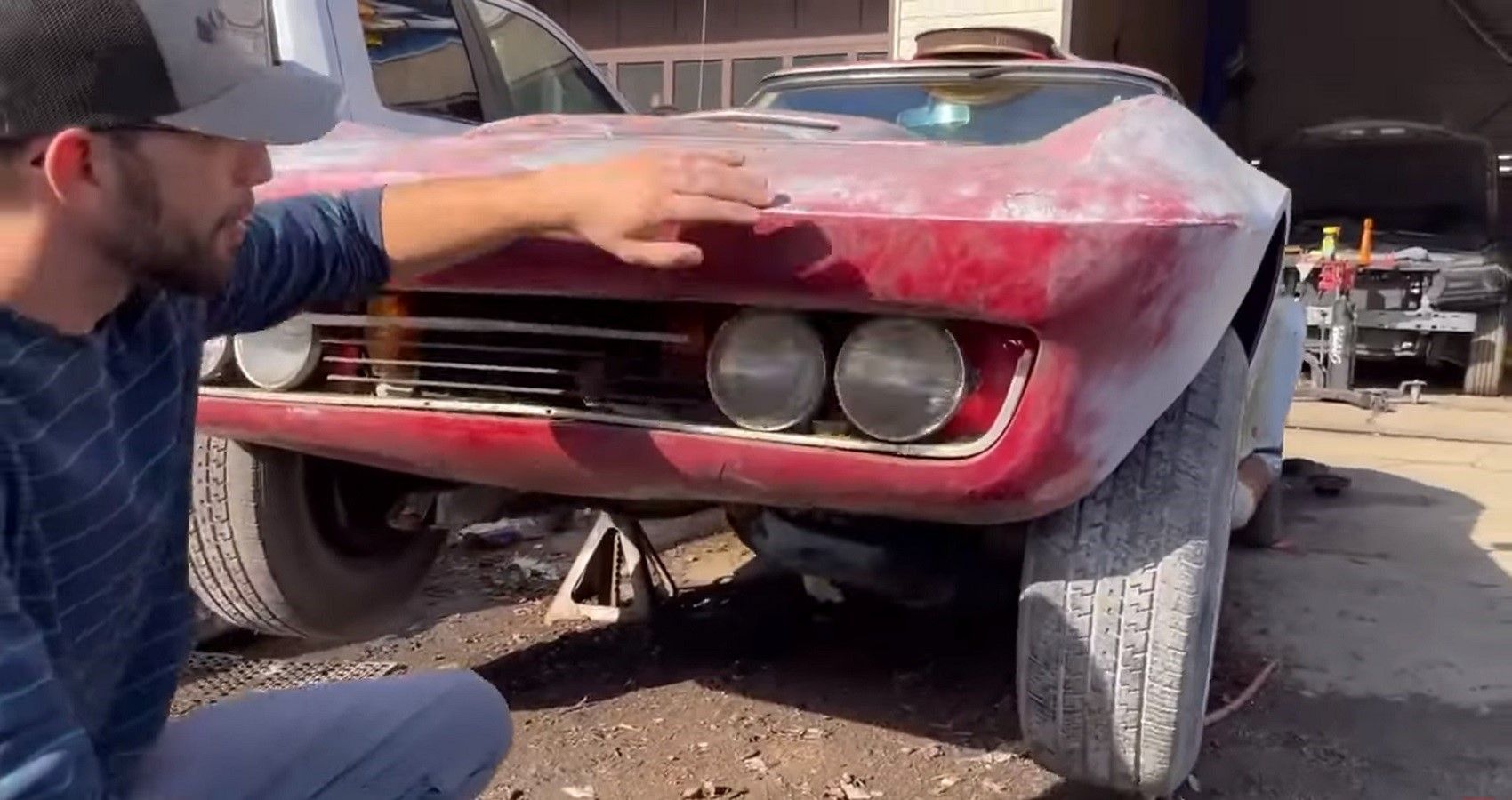 This Chevrolet Corvette Barn Find Has Side-Exhausts, A Big Block Engine ...