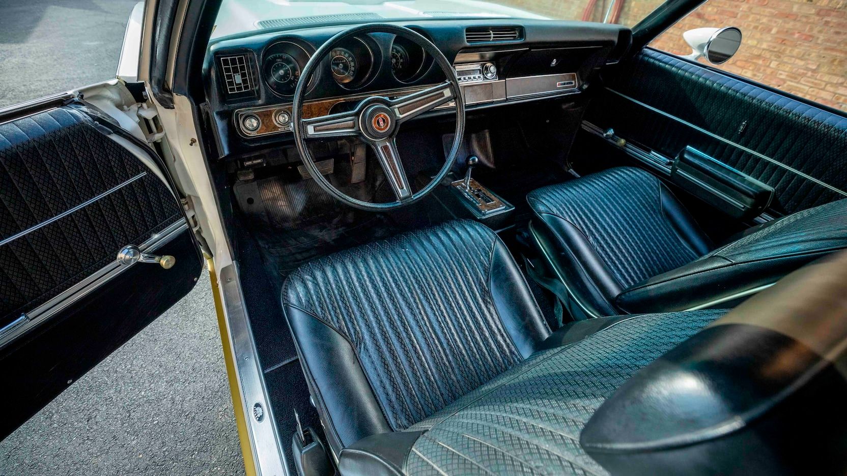 Take A Gander At These 10 Best Muscle Car Interiors