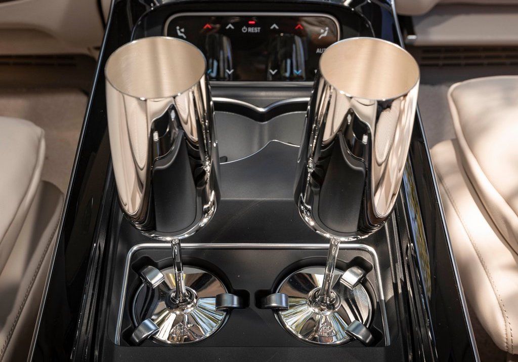 10 Reasons Why The Mercedes-Maybach S580e Is The Most Luxurious Plug-In ...