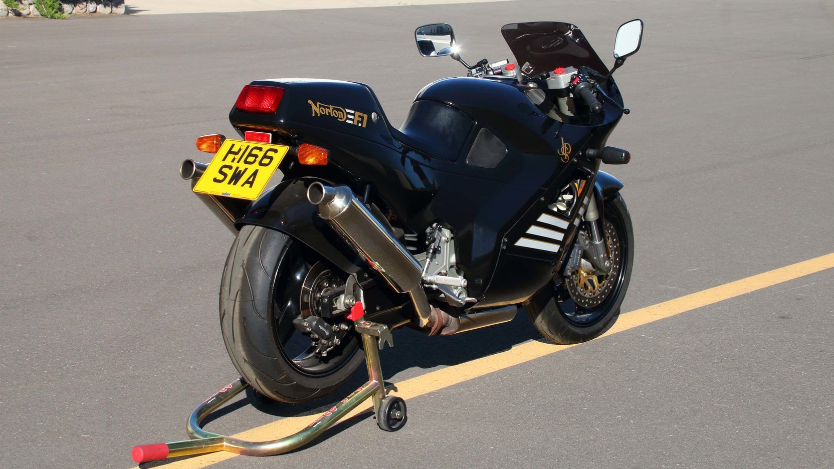 The Norton F1 Is The Twin-Rotor Wankel-Powered Superbike The World Forgot