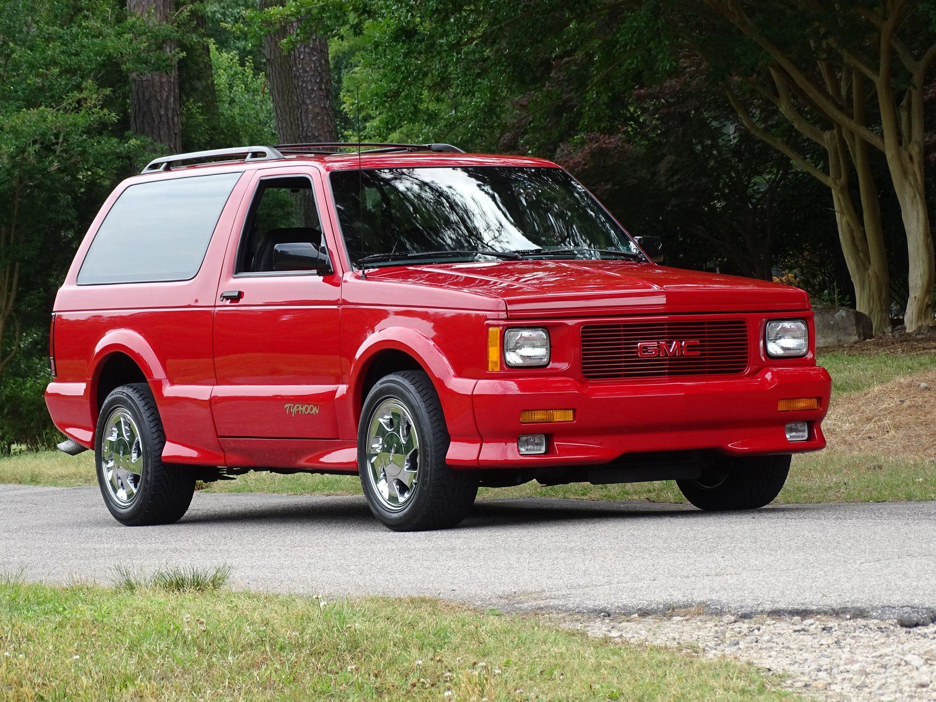 The Forgotten '90s SUV That Slayed Supercars In Its Heyday