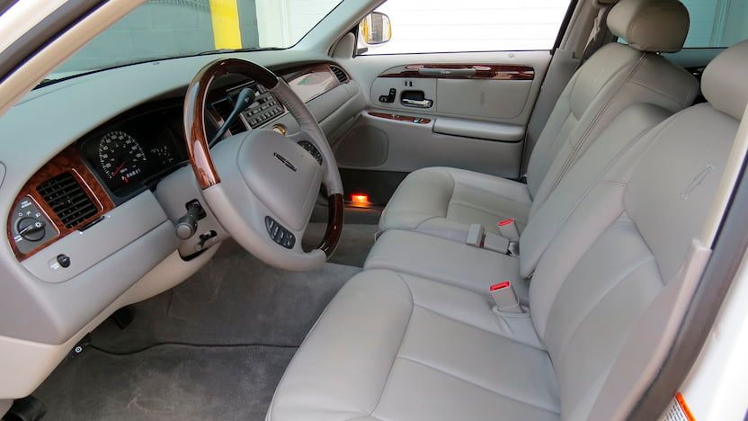 Why The Lincoln Town Car Is A Cool And Affordable Luxurious Underdog