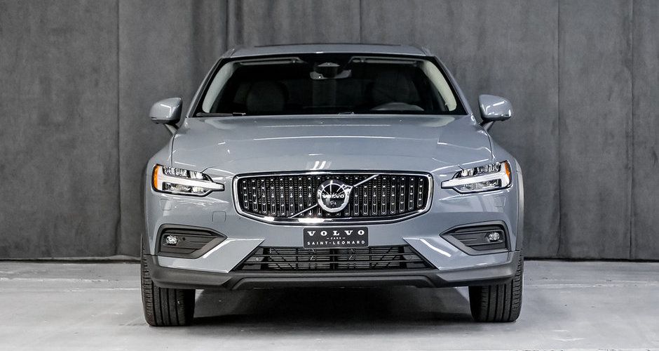 10 Safest Cars With The Best Adaptive Cruise Control Systems