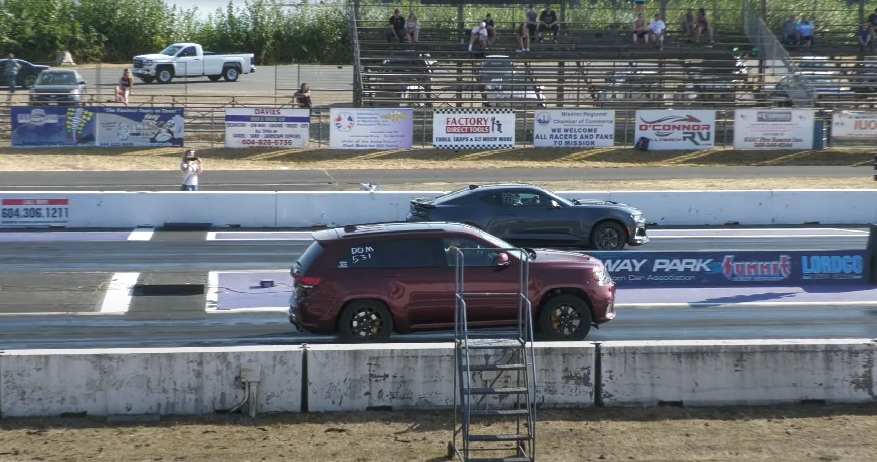 Watch This Super Close Race Between A Chevrolet Camaro ZL1 And The ...