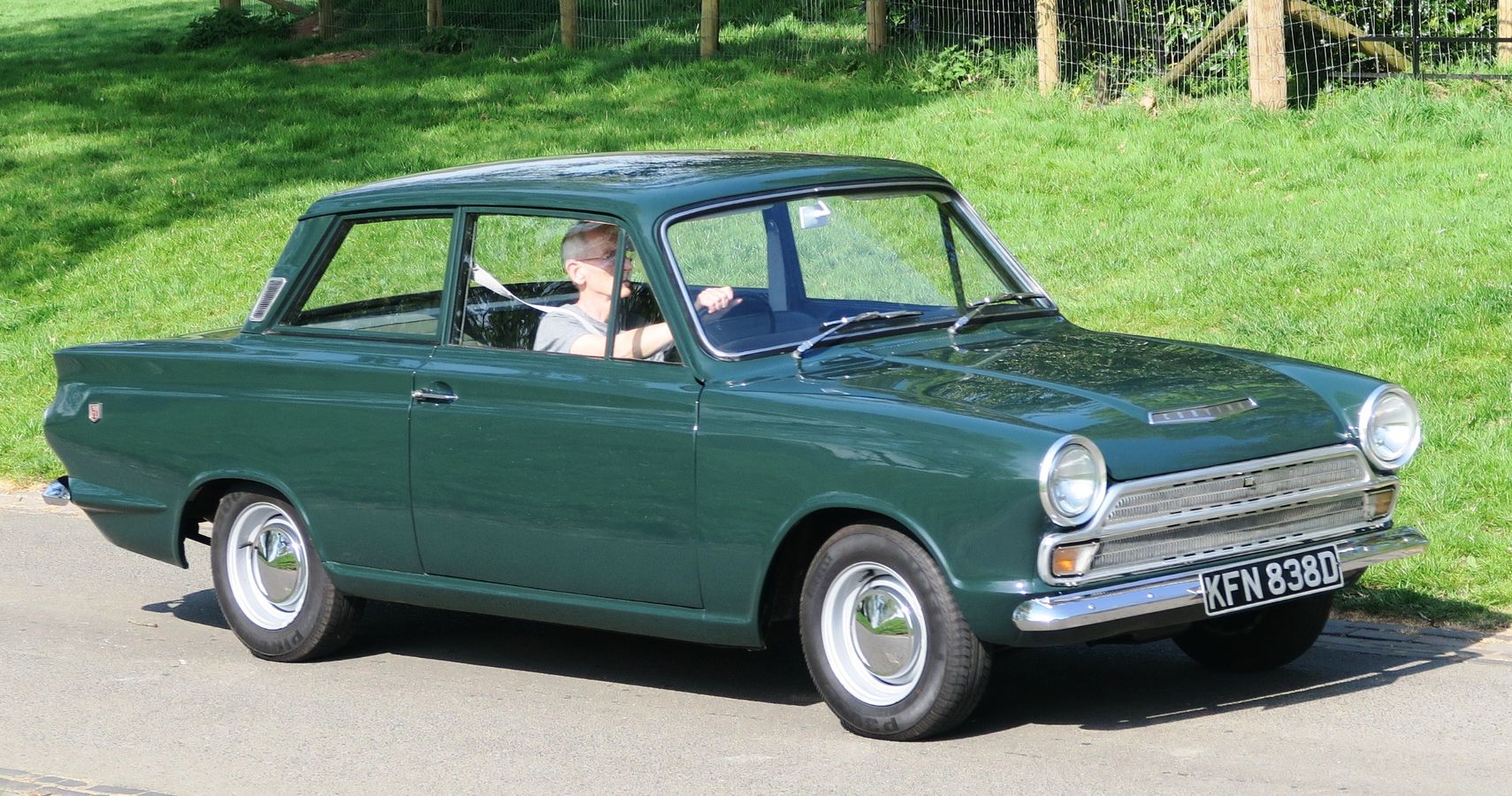 10 Best '60s Vintage Cars For Nostalgia Lovers