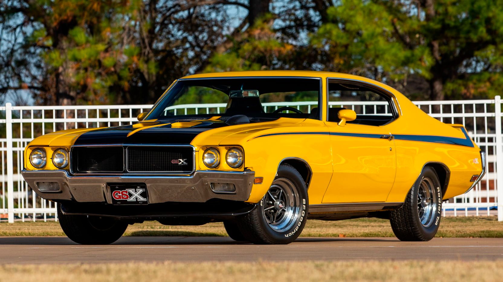 10 Best Classic Muscle Cars For Performance And Comfort