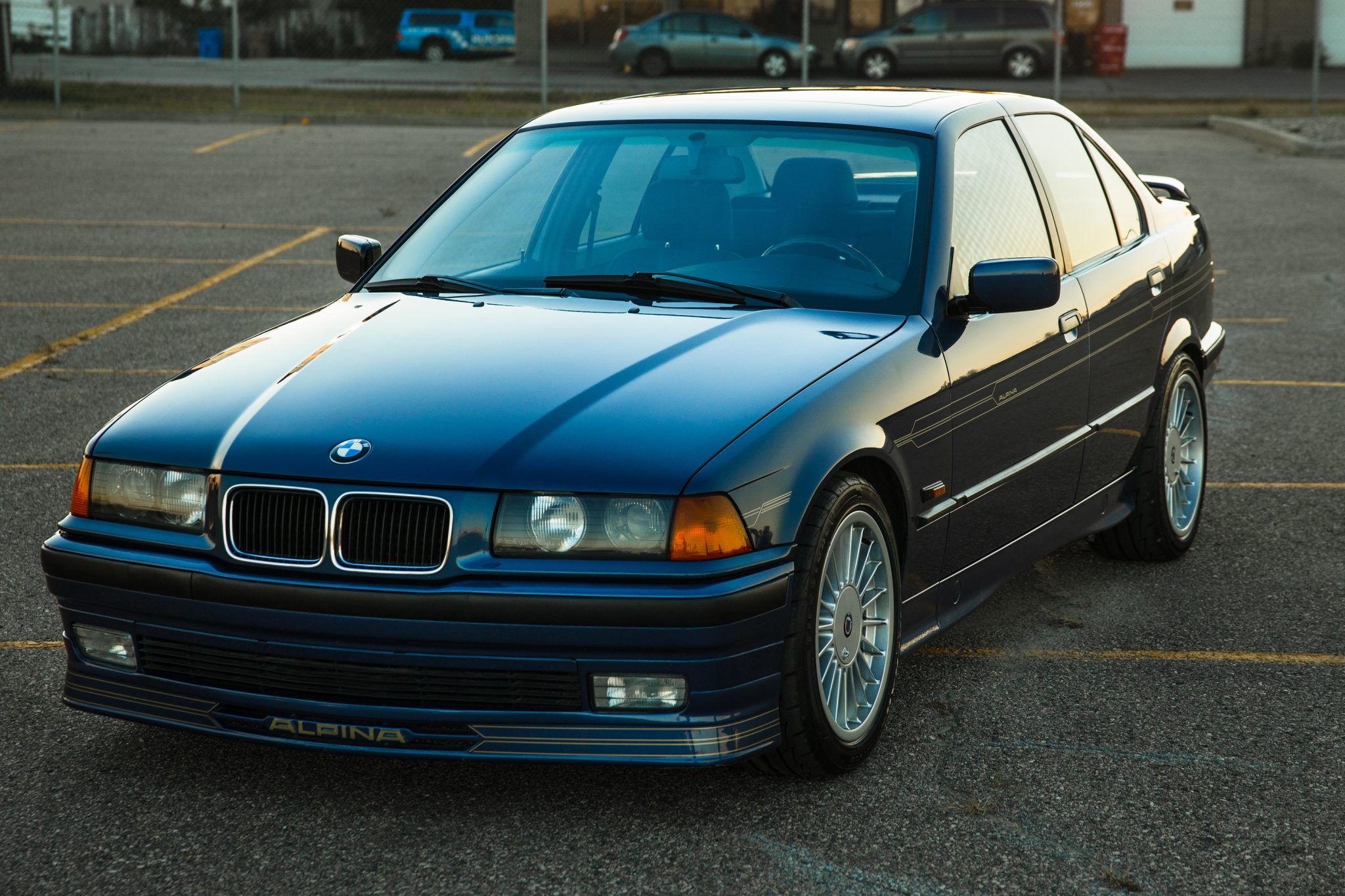 10 Fastest V8 Engine Cars From The '90s