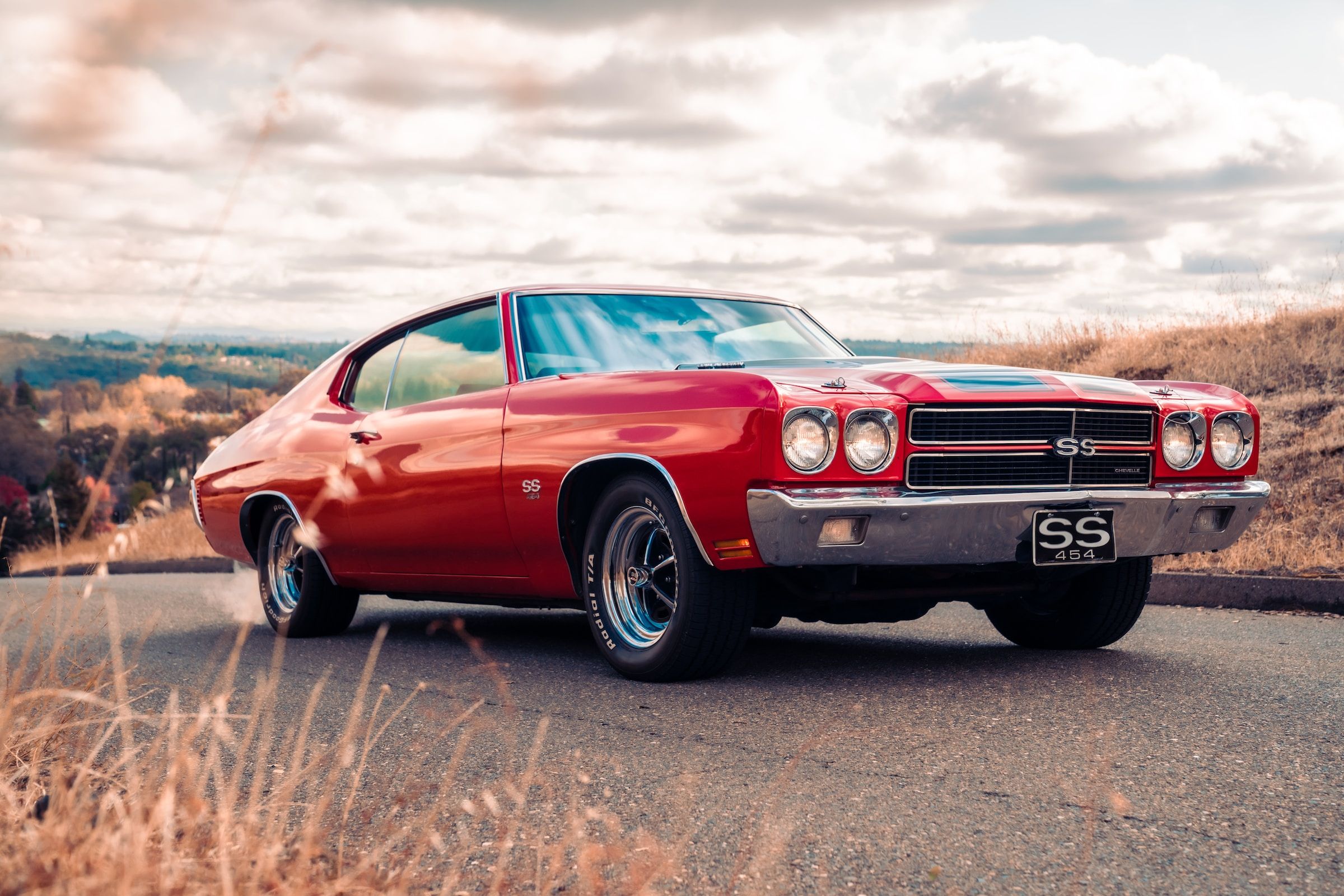 10 Classic American V8 Cars With Manual Transmissions