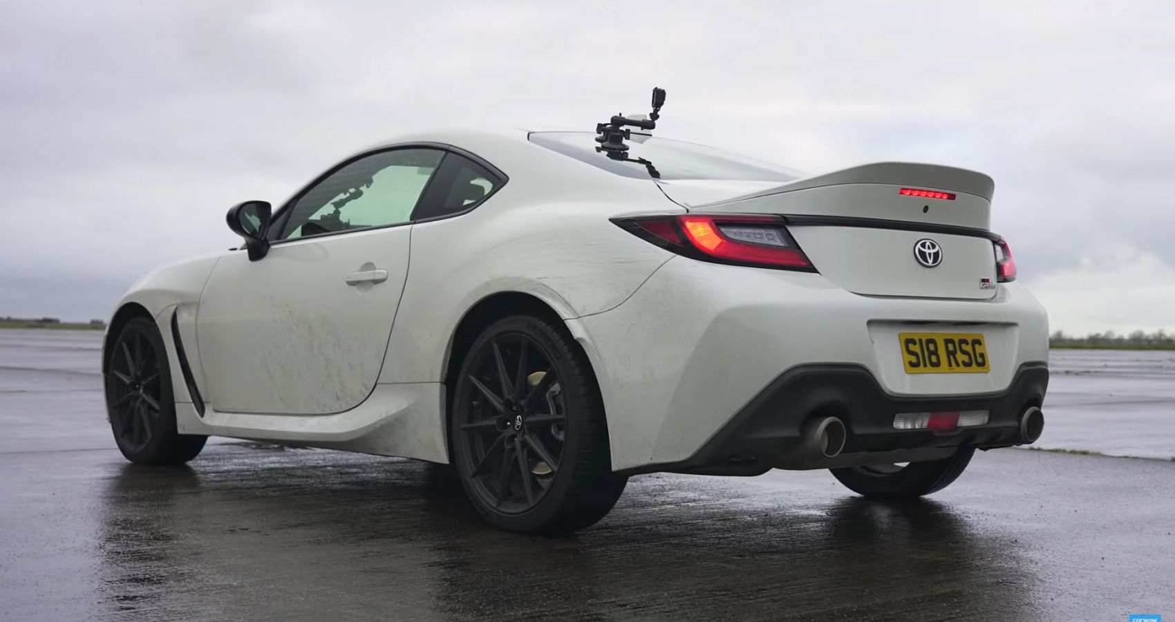 Watch A 2023 Toyota GR86 Embarrass A More Powerful Mk4 Supra In A Drag Race