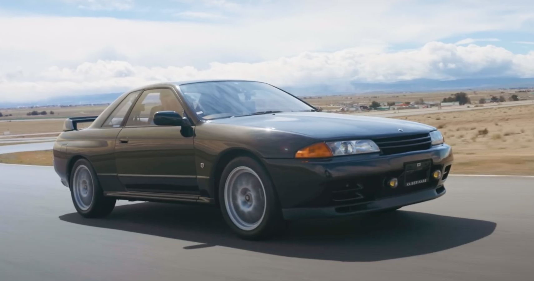 How The Porsche 959 Helped Nissan Build The Godzilla R32 GT-R