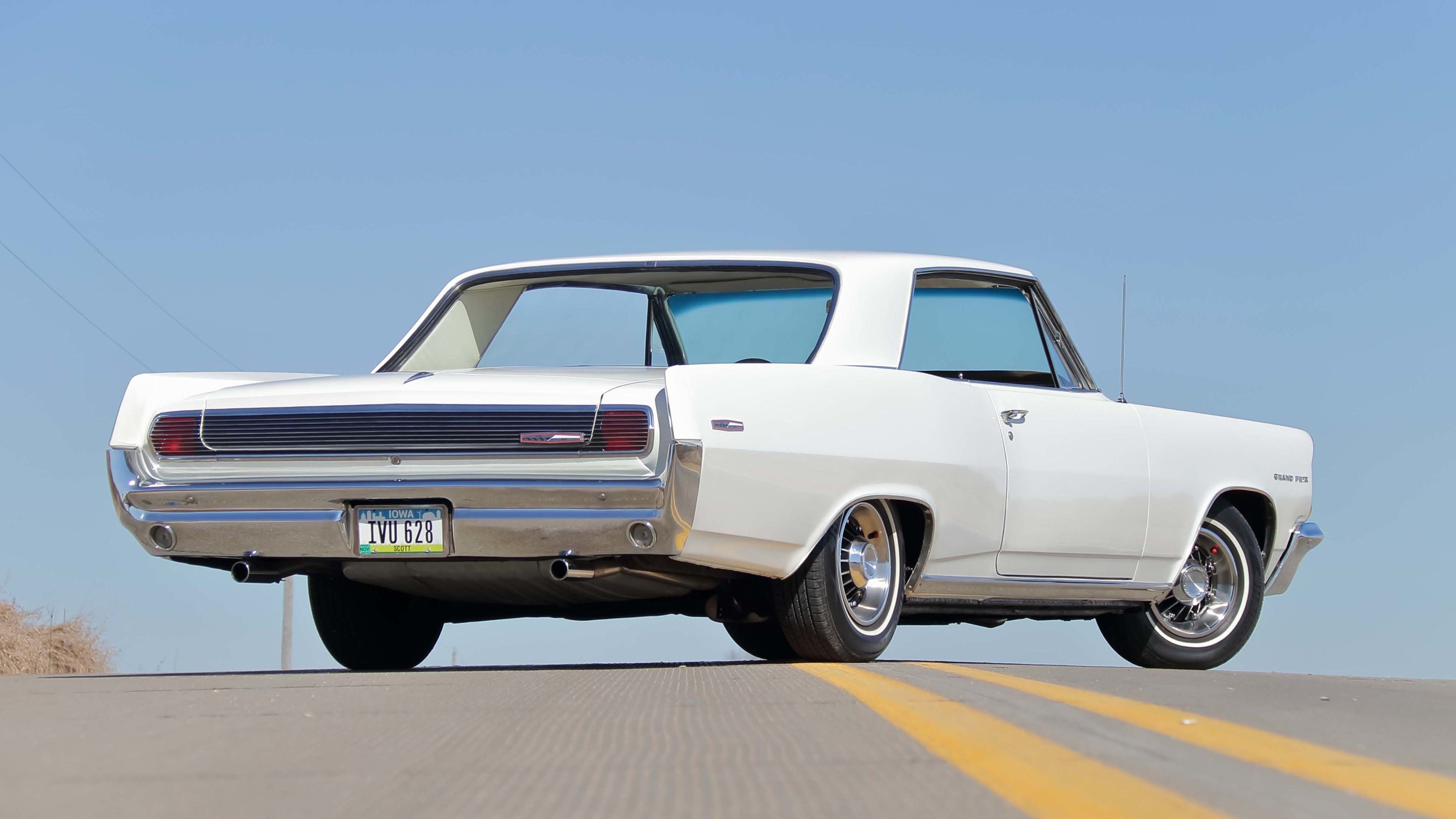 10 Things We Love And Hate About The 1963 Pontiac Grand Prix