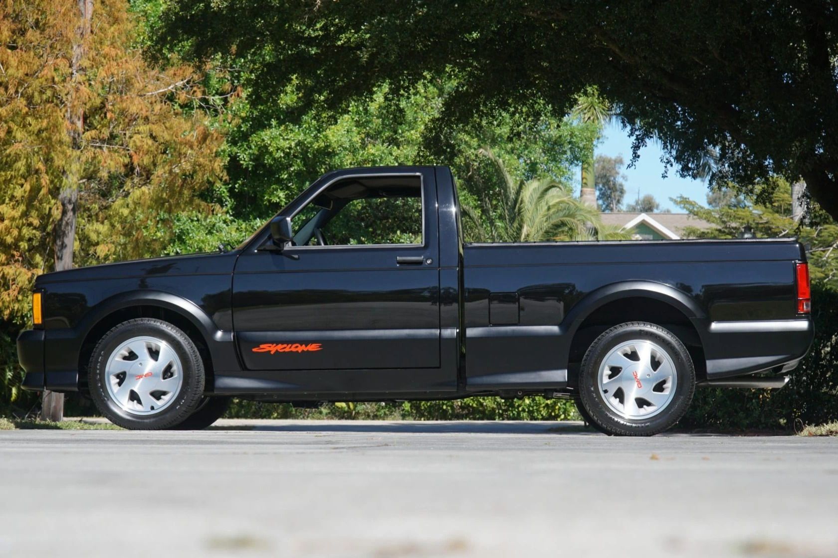 How The 1991 GMC Syclone Kick Started A Performance Truck Revolution
