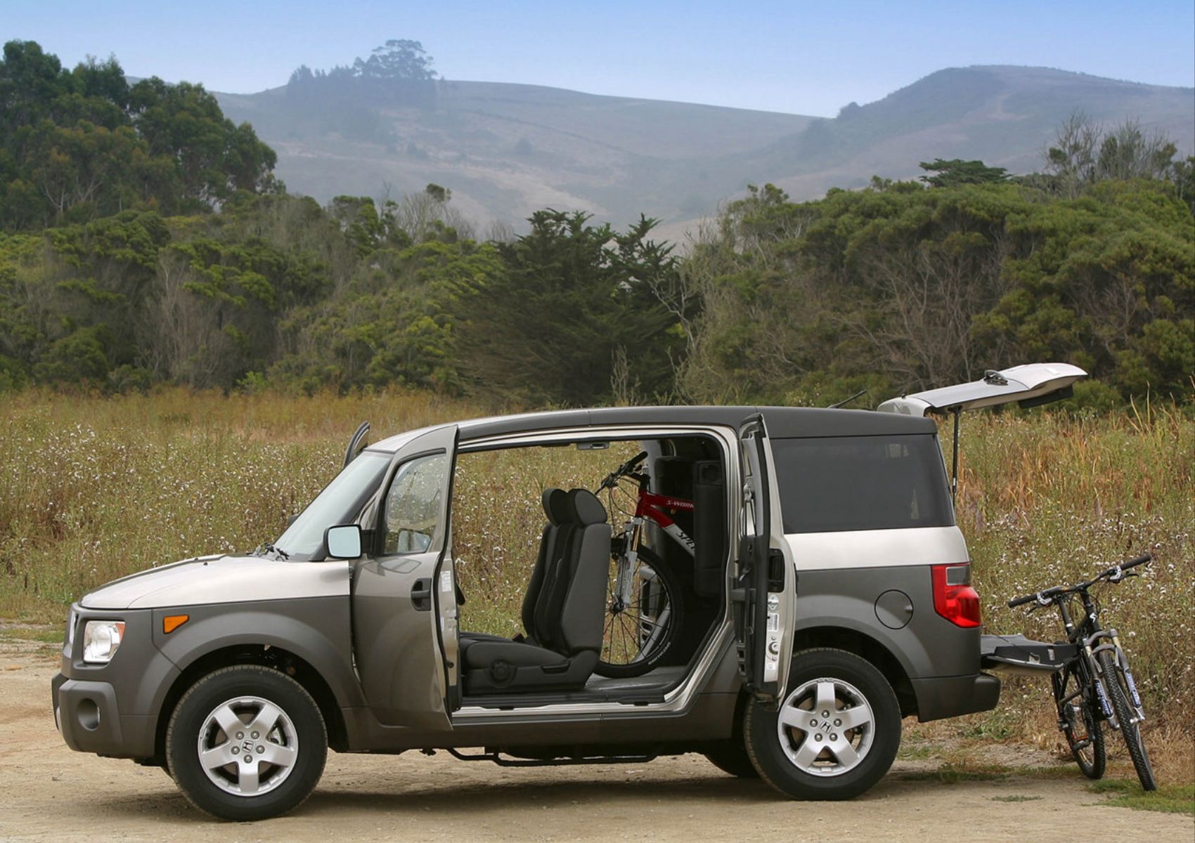 Why Honda's Element Is The Best Compact SUV You've Never Heard Of