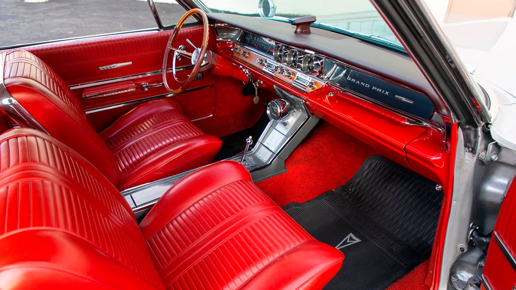 10 Things We Love And Hate About The 1963 Pontiac Grand Prix