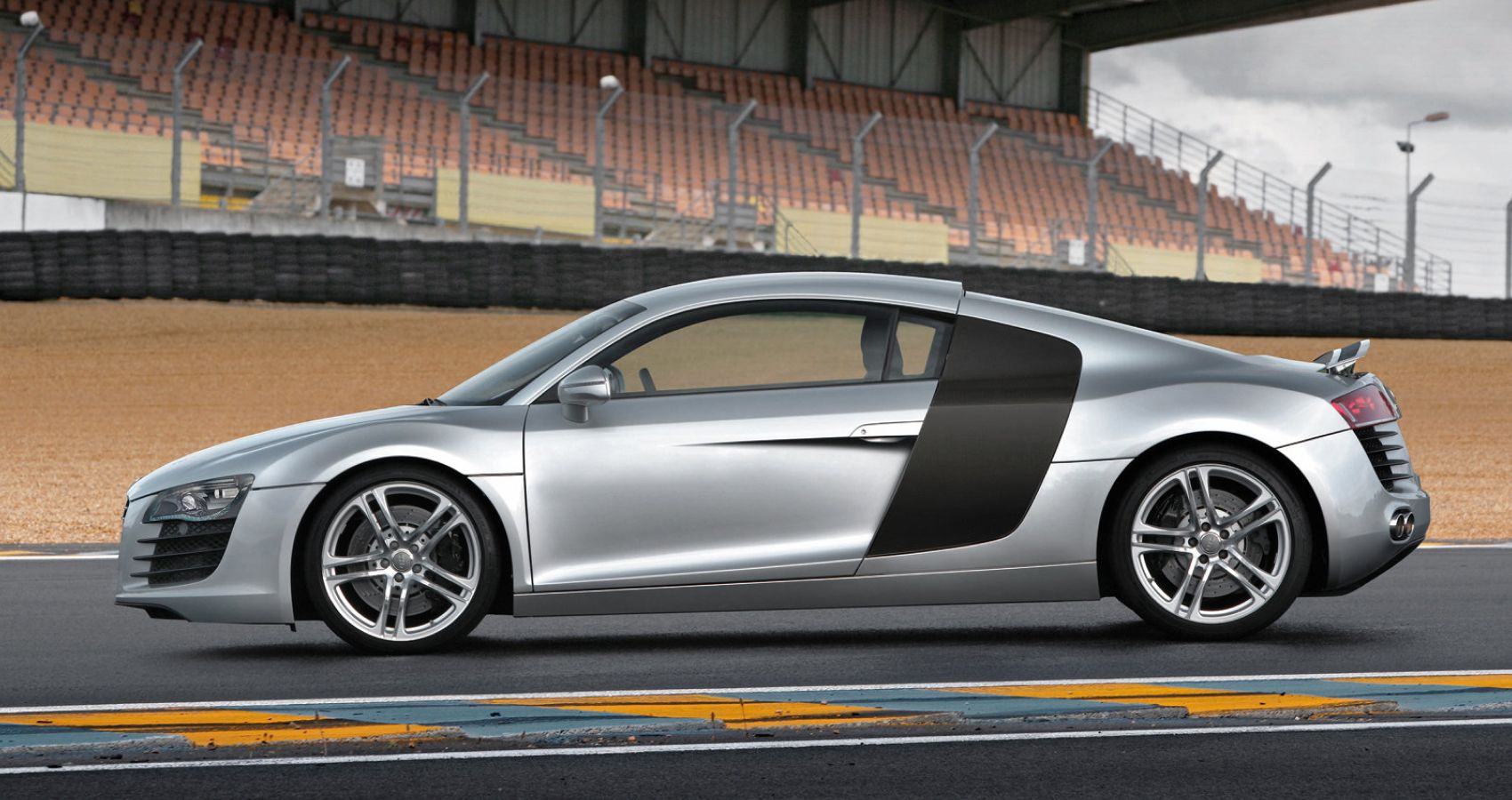 Why The First-Gen Audi R8 Is The Perfect Budget Daily Driving Supercar