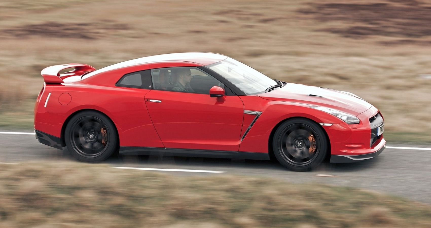Why The Porsche 911 997 Is The German Nissan GT-R