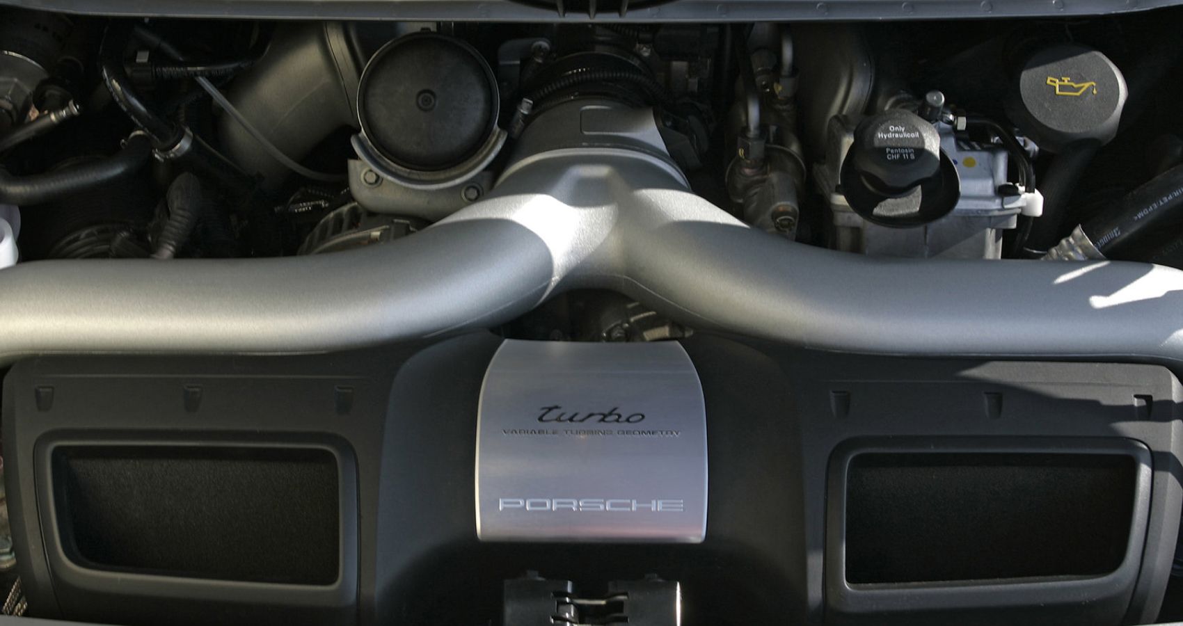 Why The Porsche 911 997 Is The German Nissan GT-R