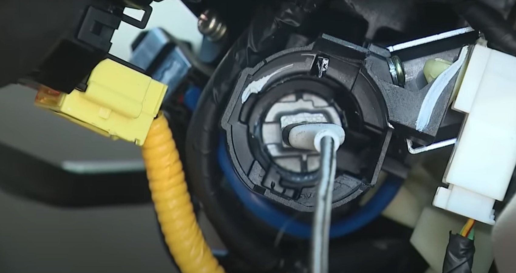 How This Cheap Device Sold Online Is Making Auto Thefts Easier Than Ever