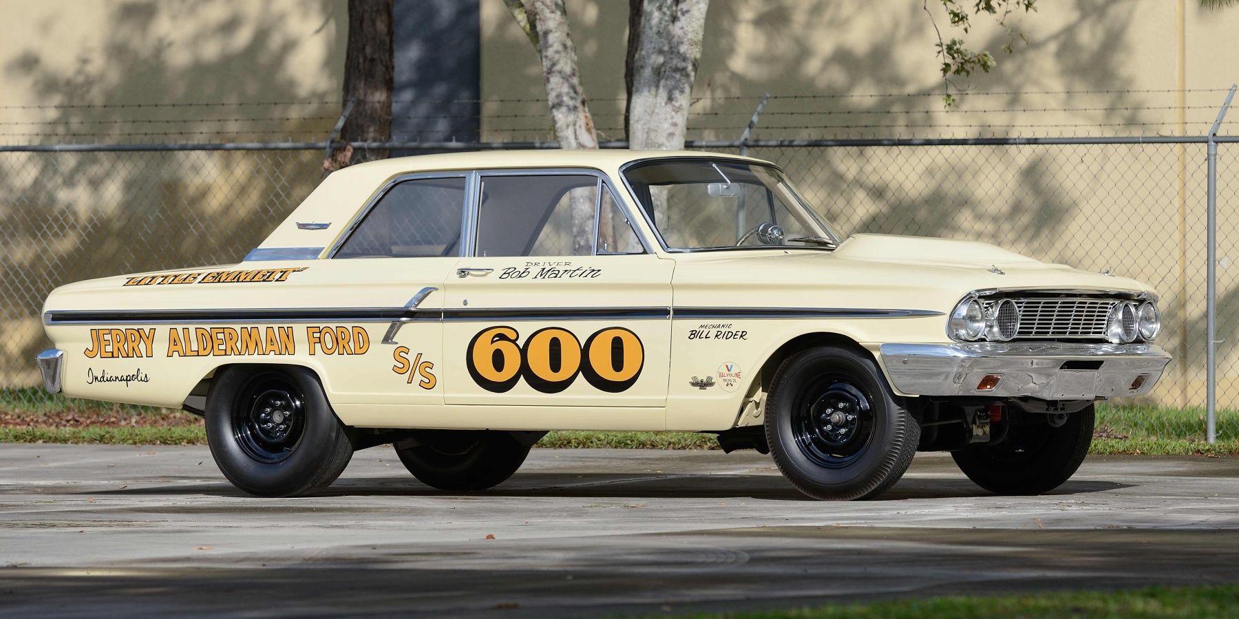 10 Legendary Muscle Cars That Ruled The Drag Strip