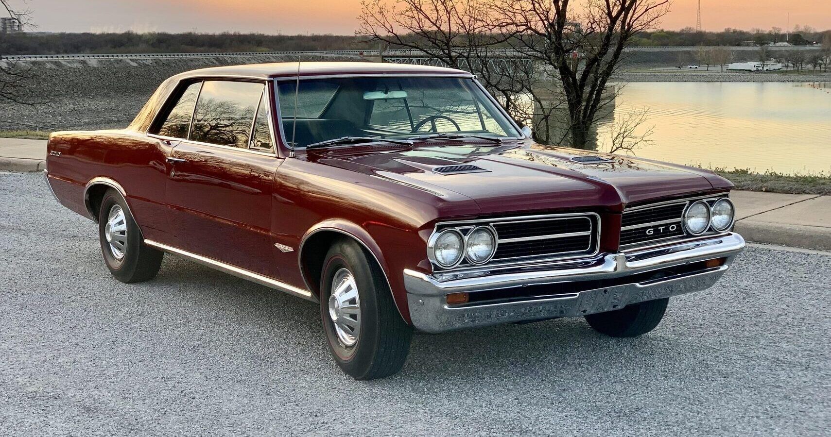 10 Iconic V8 Muscle Cars That Shaped Automotive History