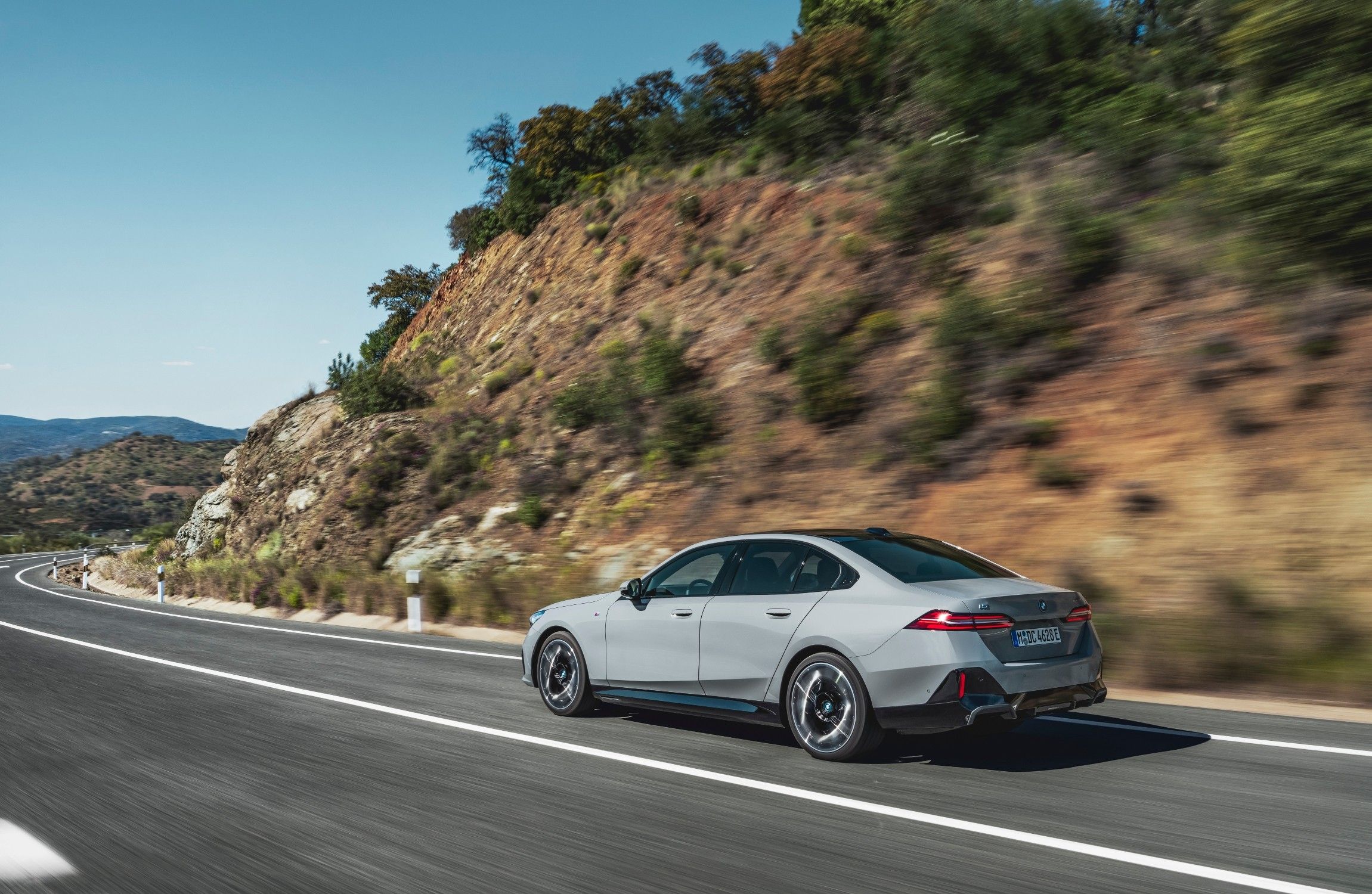 Eighth-Gen BMW 5 Series Brings A 600-HP Electric i5 That Will Scare The ...