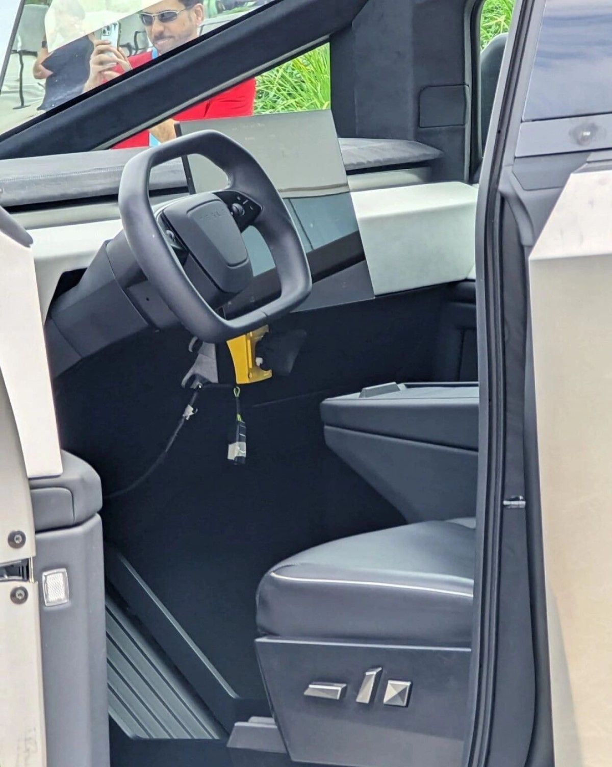 Leaked 2024 Tesla Cybertruck Interior Images Reveal An Underwhelming ...