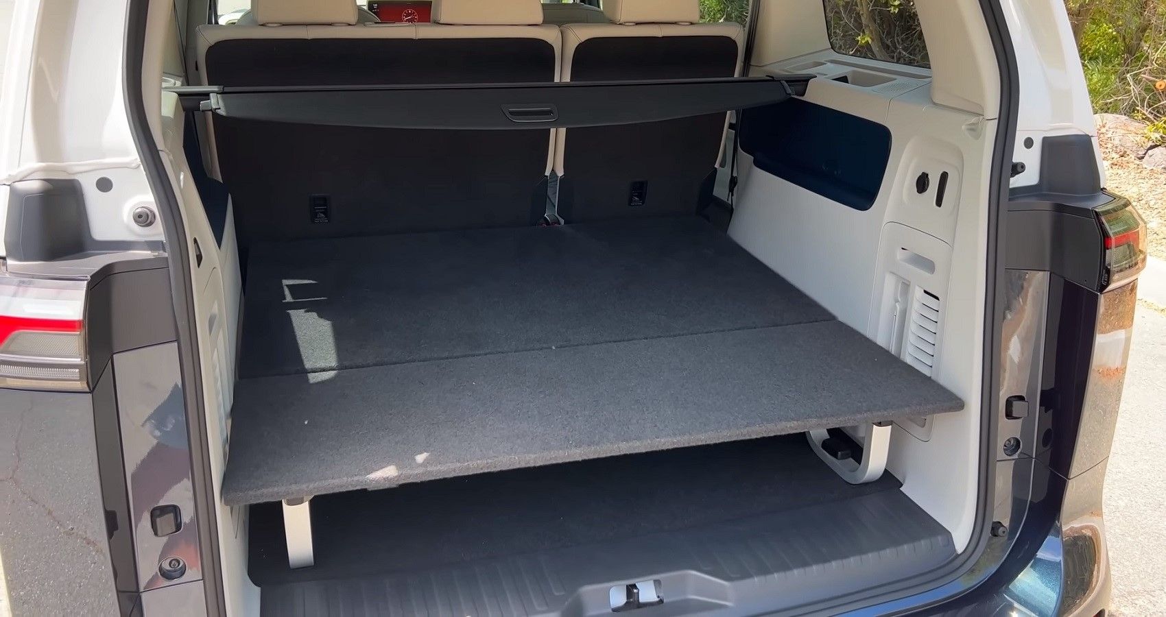 The New Volkswagen ID. Buzz Is Here And Has A Feature That Will Make It ...