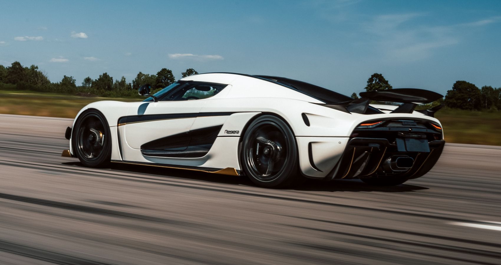 Koenigsegg Regera Leaves All Hypercars Far Behind With New 0-250-0 MPH ...