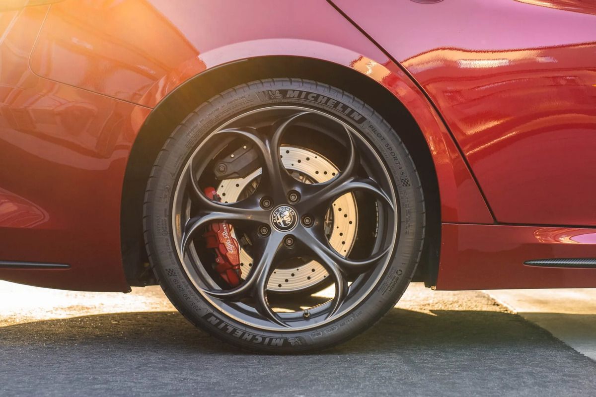 5 Reasons To Grab A Used Alfa Romeo Giulia (5 Reasons To Look Elsewhere)