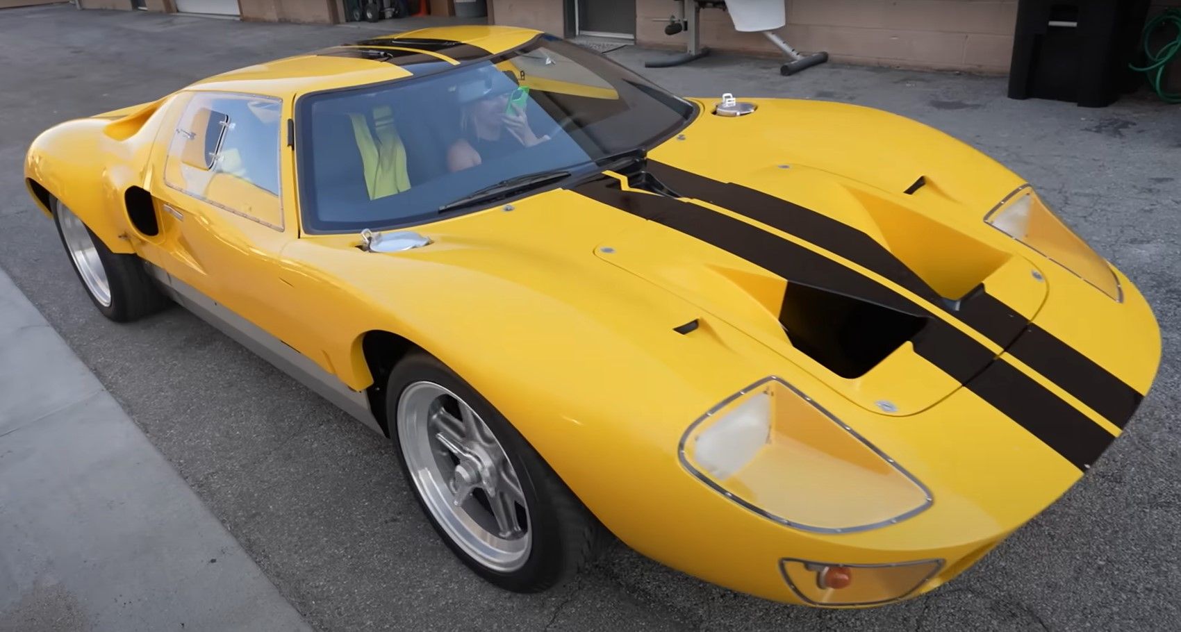 Emelia Hartford's Ford GT40 Hits Some Speed Bumps On Its Way To Roadworthiness