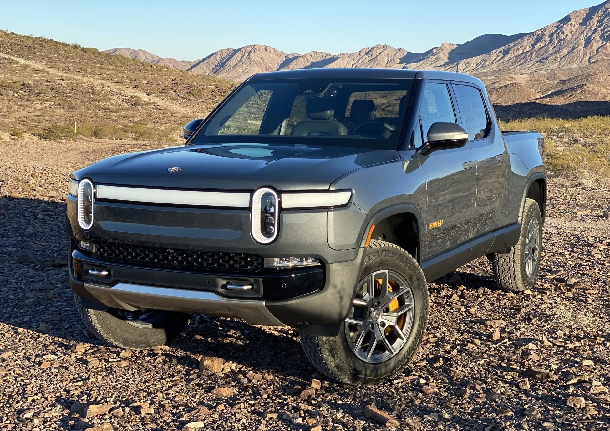 10 Reasons To Choose A Rivian R1T Over A Ford F-150 Lightning