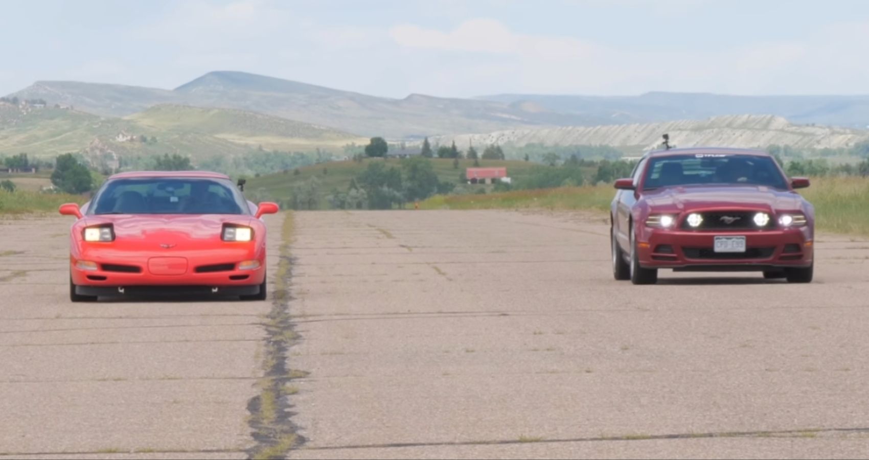Drag Race Shows How A Mustang GT Is Faster Than A C5 And C6 Corvette