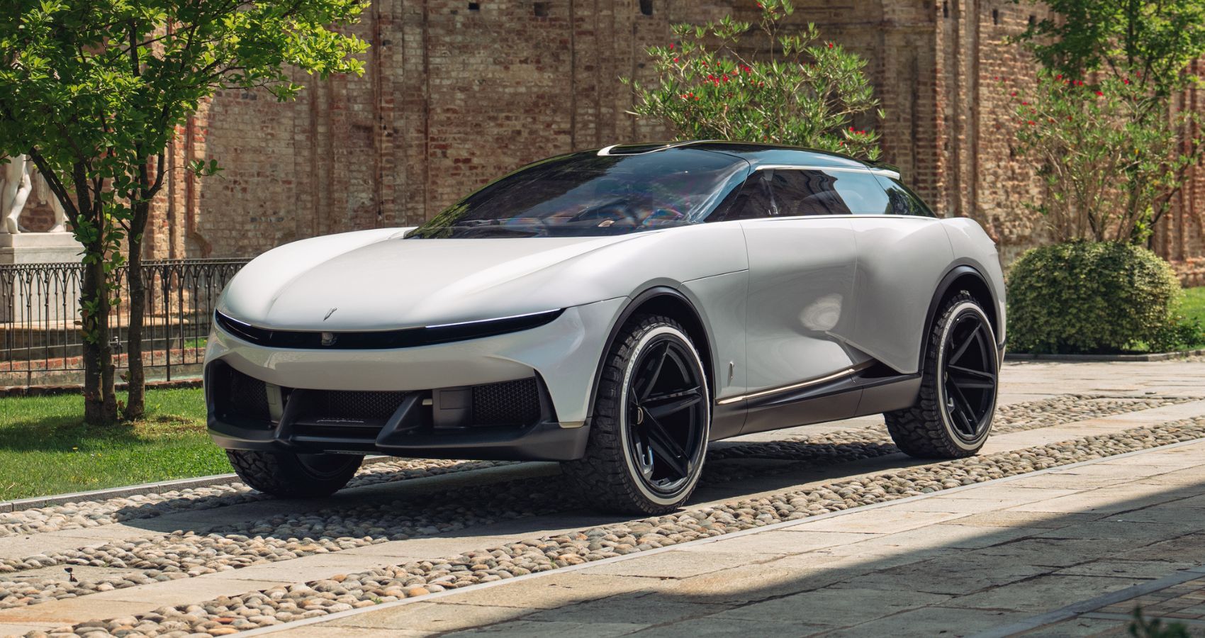 This Futuristic SUV Is The Epitome Of A Luxury Land Yacht