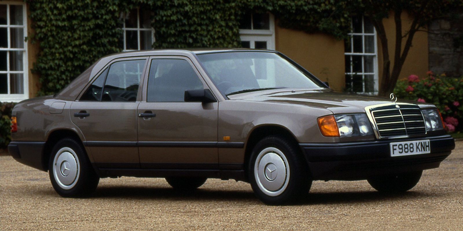 10 Old Sedans And Wagons Every Gearhead Would Love To Own