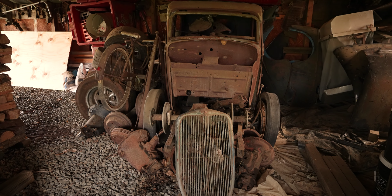 Barn Find Hunter Discovers An Incredible Collection Of Old Fords And ...