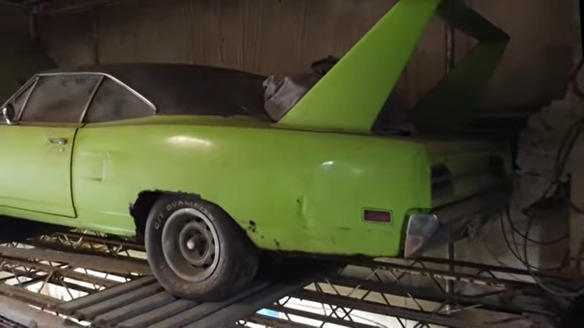 This 1970 Plymouth Superbird Hemi 4-Speed Is A Valuable Gem Found In ...