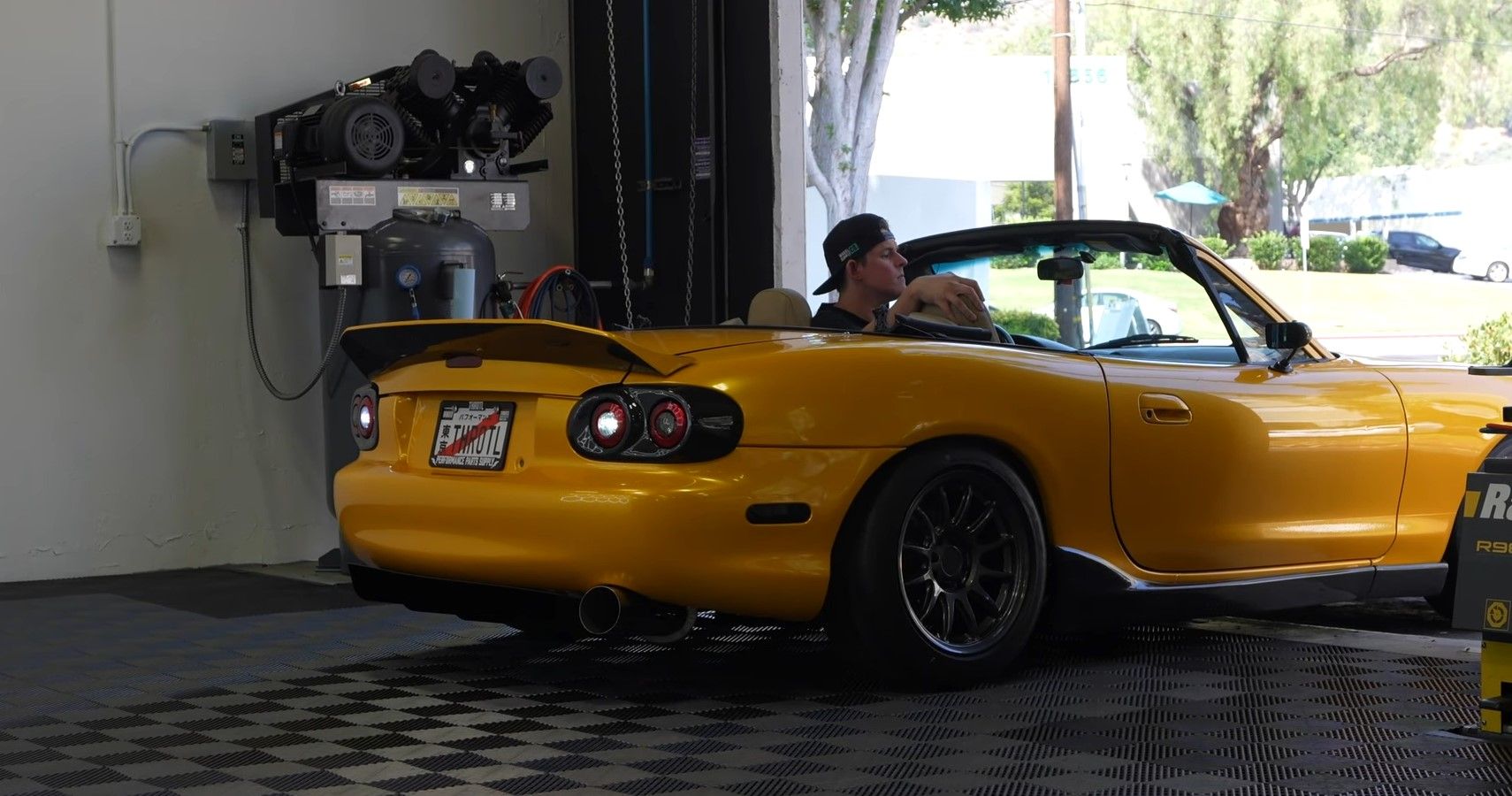 This Mazda Miata Goes From Busted To Beautiful In An Epic Dream Car ...