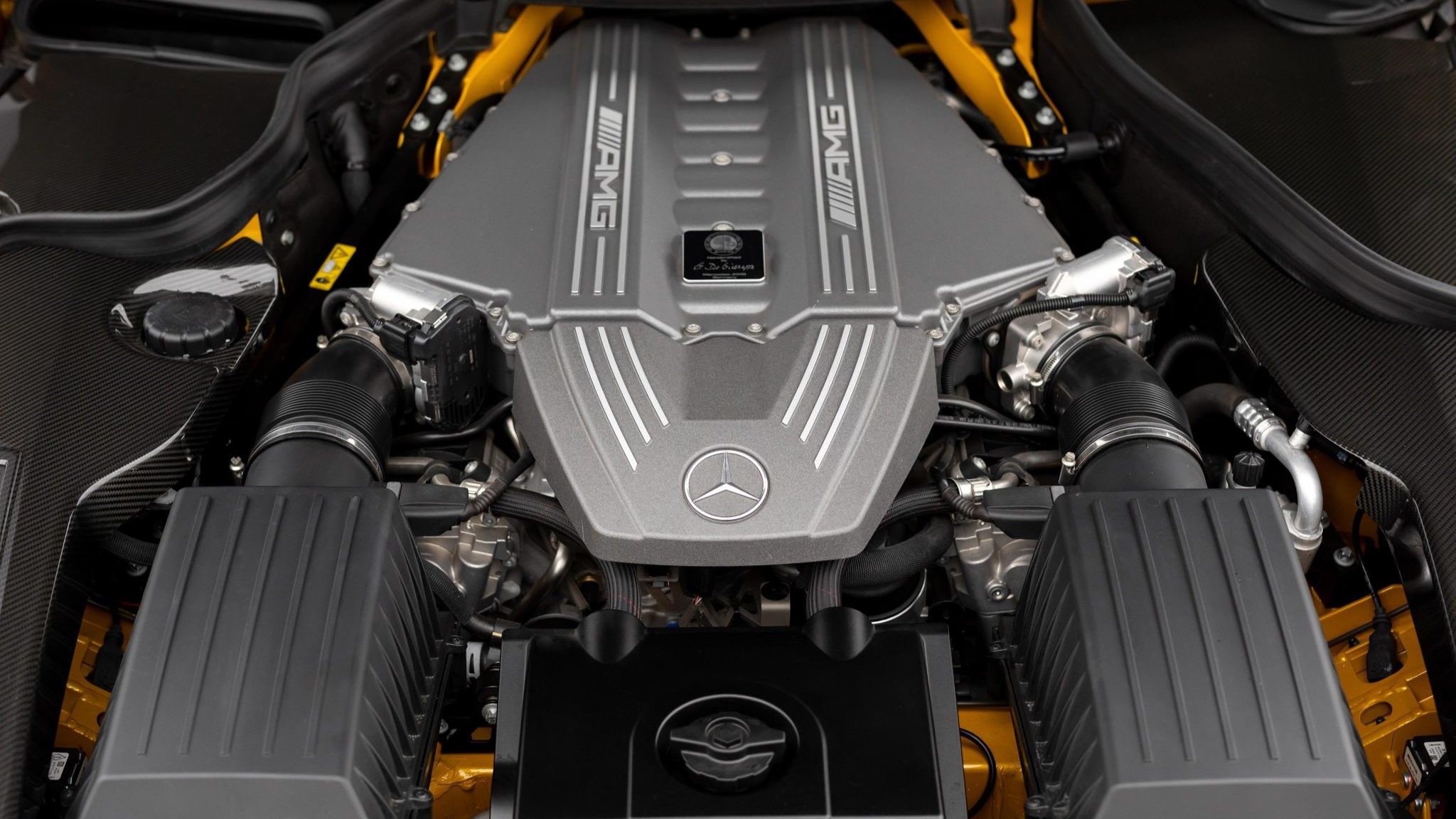 10 Naturally Aspirated Engines Every Gearhead Wants Under Their Hood