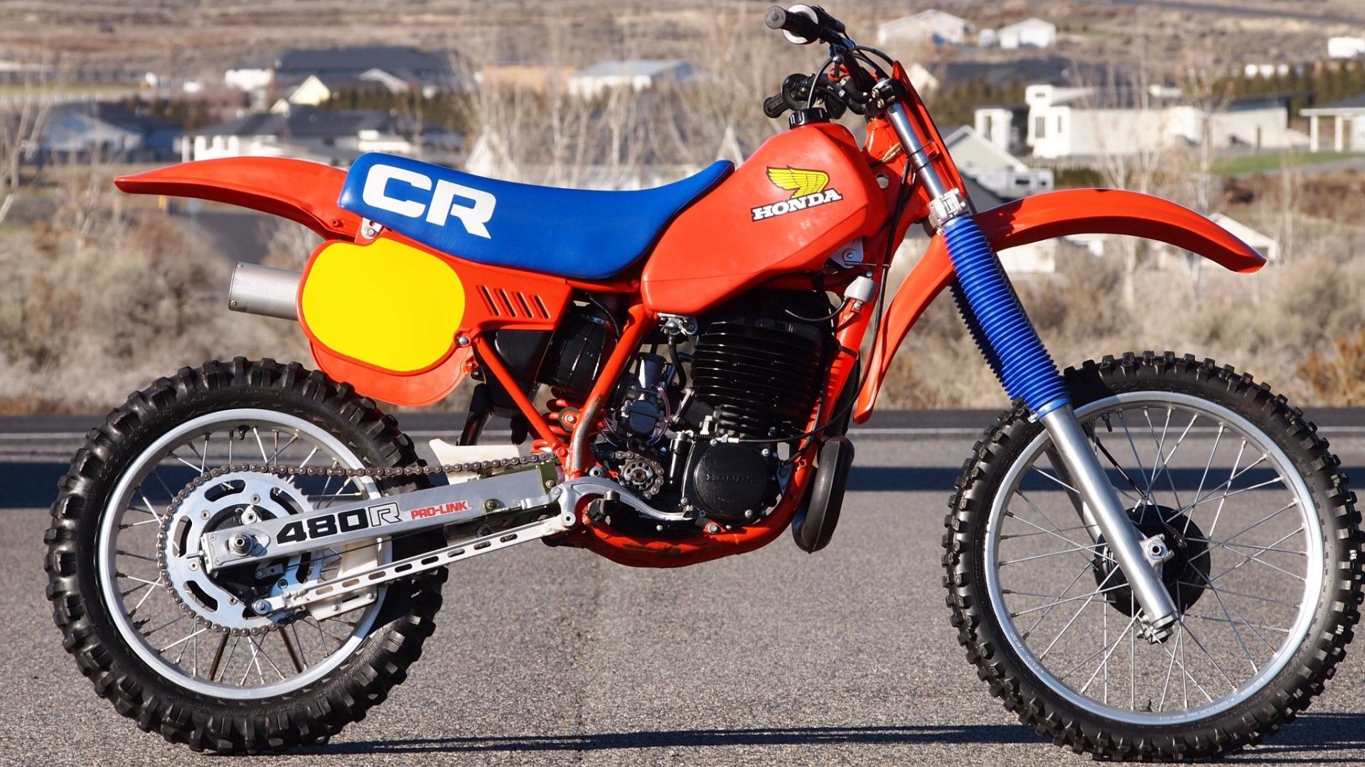 13 Classic Dirt Bikes We'd Love To Throw A Leg Over