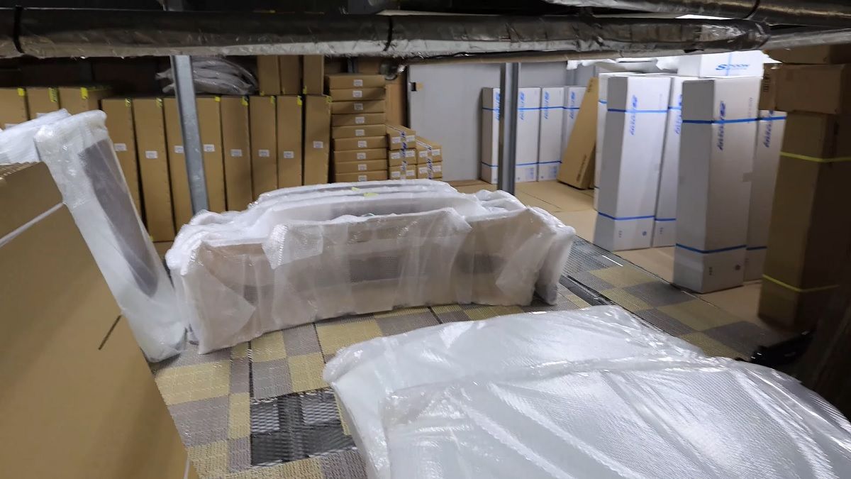 Larry Chen Finds Out The Benefits Of Running A Spoon Engine In A Honda